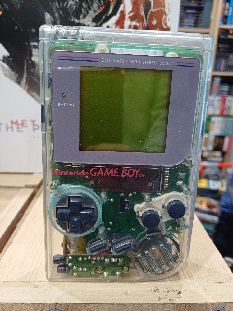 game-boy-translucide-nintendo