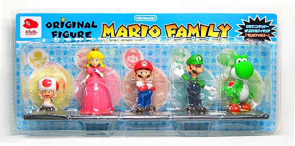 MARIO FAMILY FIGURES SET CLUB NINTENDO